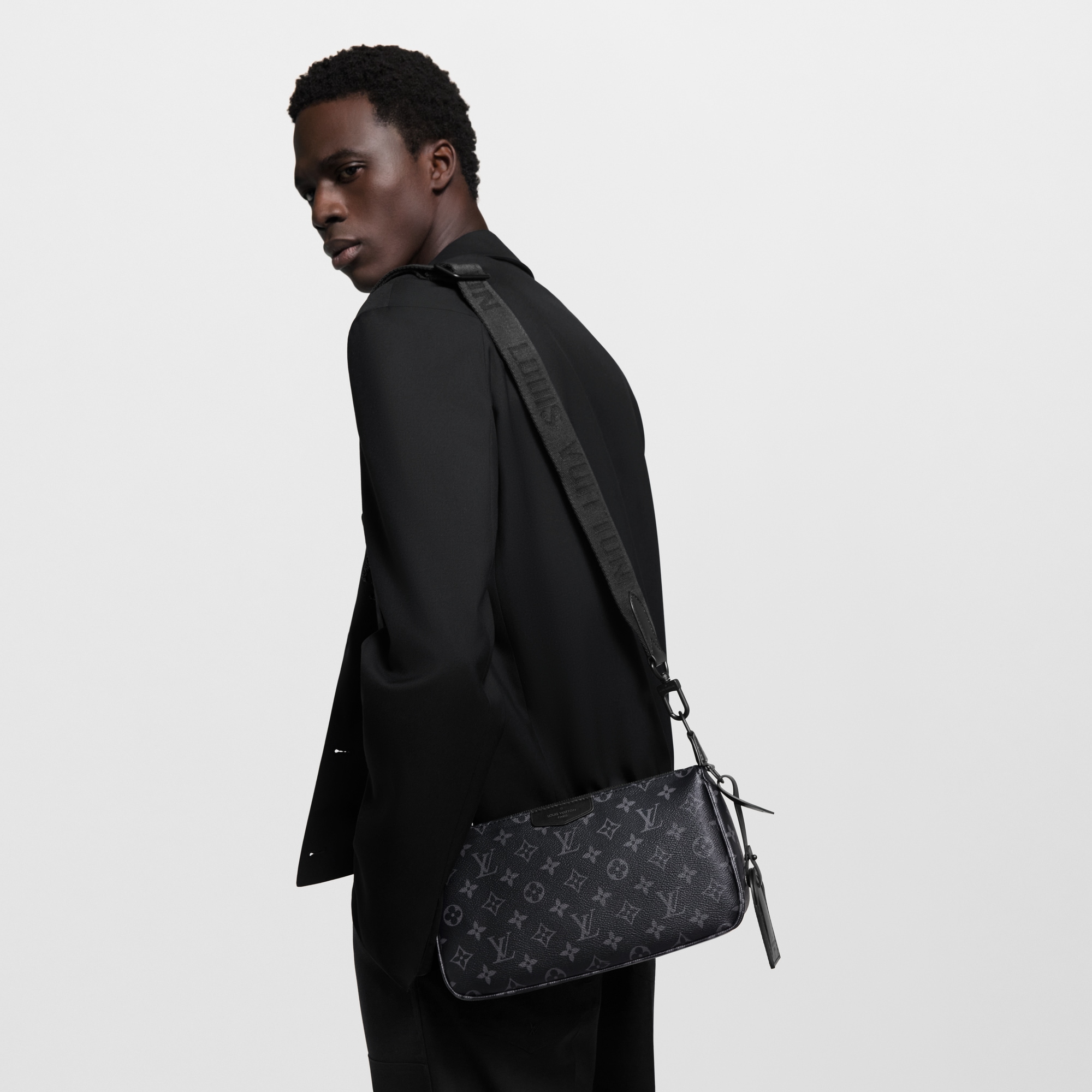 Pochette Accessoire XL Monogram Eclipse | LOUIS VUITTON